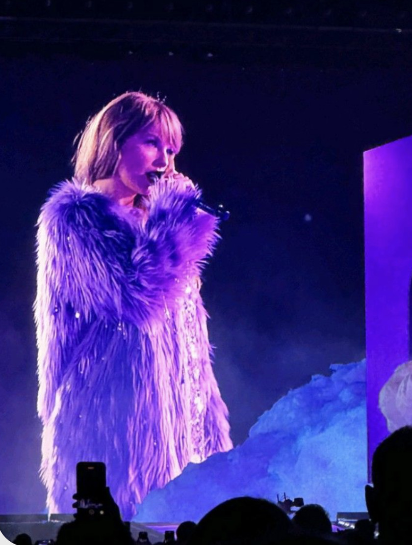 AllieA - Taylor swift