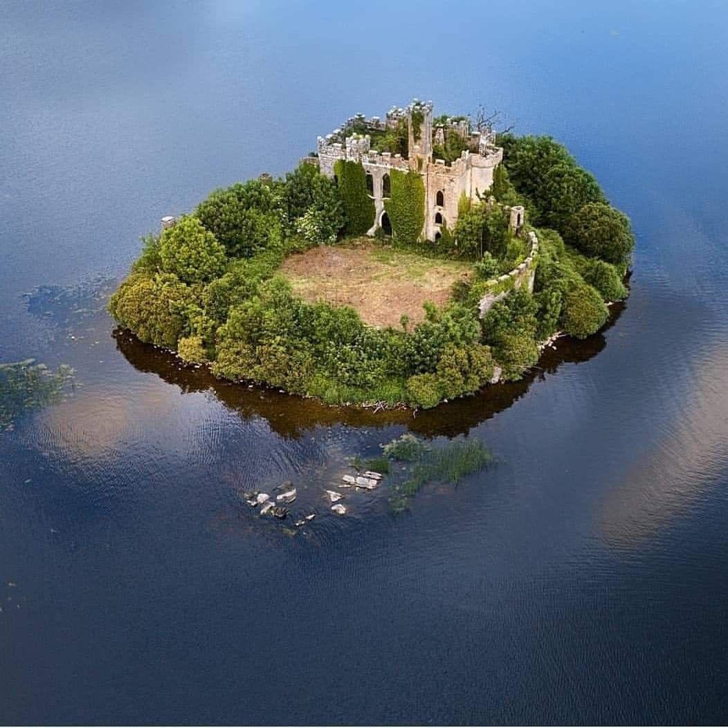 BobyEwing - Castle