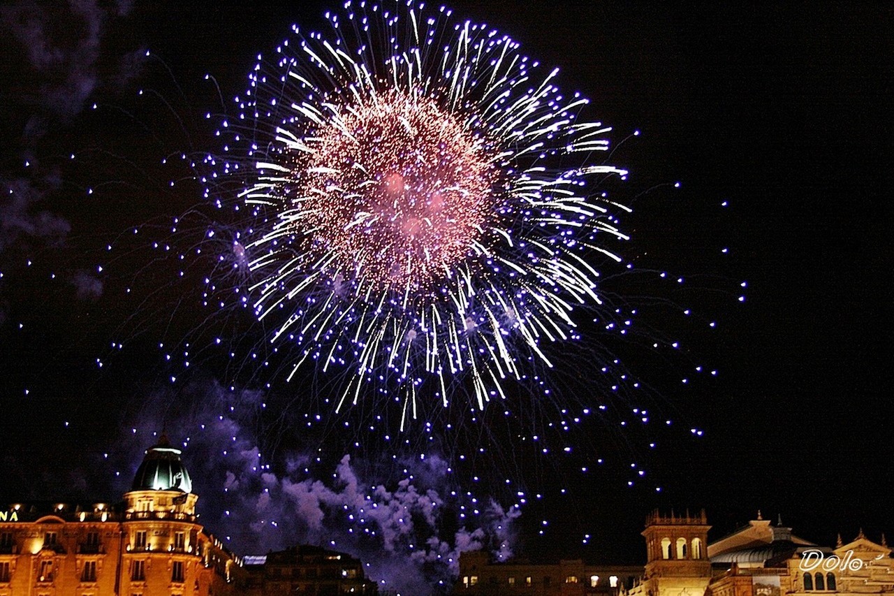 FUEGOS ARTIFICIALES - Fireworks