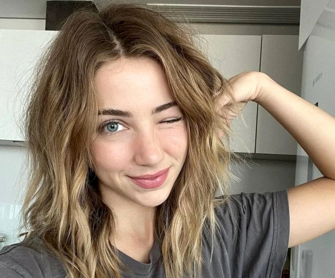 Emily Rudd | Hammersmith