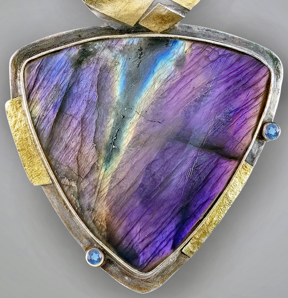 Gems, geodes, crystals