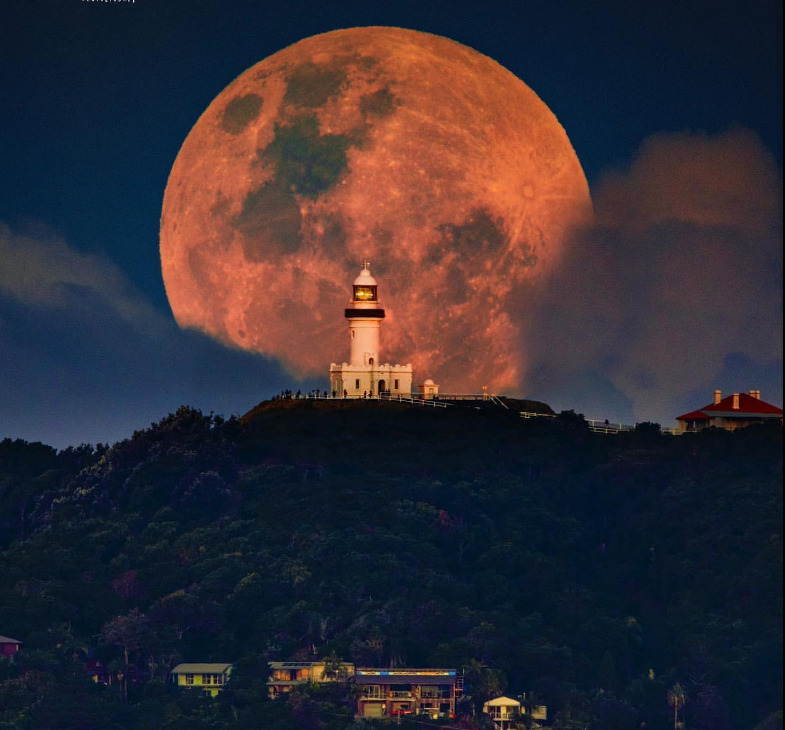 RoseDoneIt - Cape Byron Lighthouse