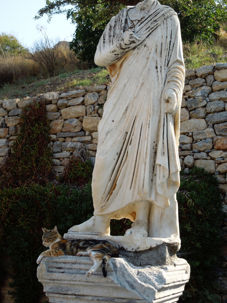 SoutheastAlaskan - Statues